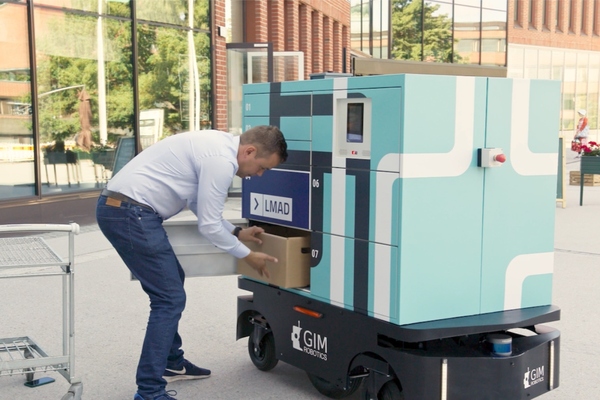 Last mile delivery robot deployed on university campus - Smart Cities World