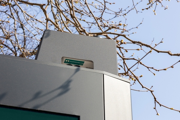 London borough integrates air quality monitors with digital screens ...